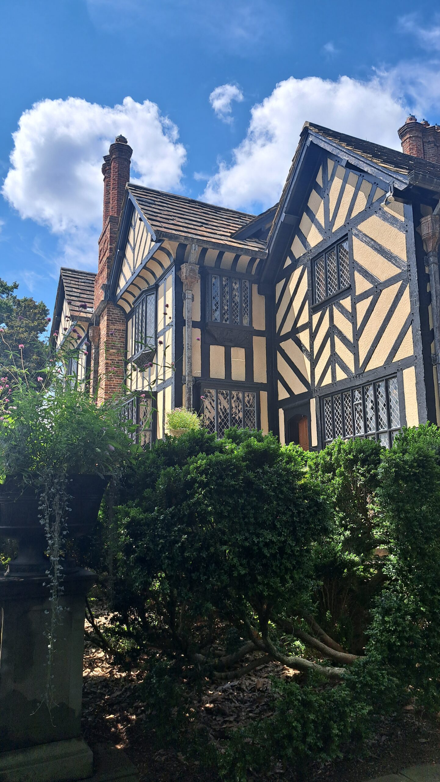 Awesome Agecroft Hall - Virginia is for Gardeners